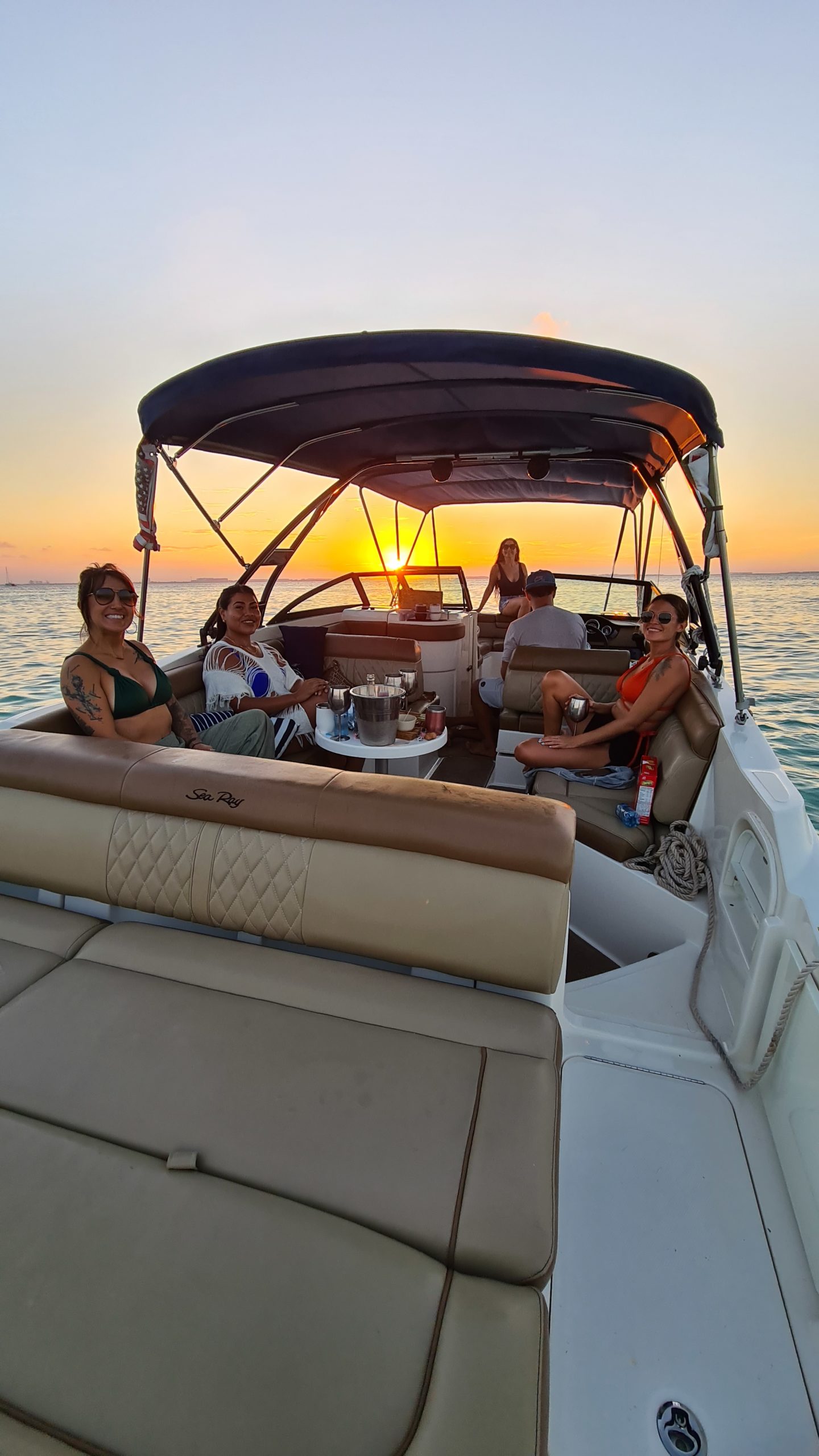 Sunset Tour (Sea Ray Boat) - Isla Mujeres Trips